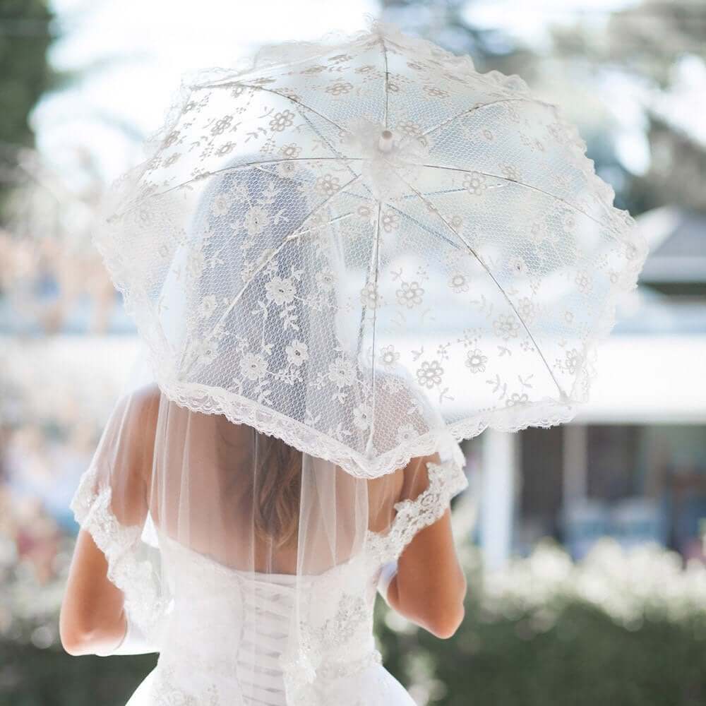 12 Best Wedding Umbrellas for Rain | Emmaline Bride Wedding Blog