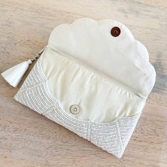 3 Most Beautiful Beach Wedding Clutches for the Bride-to-Be