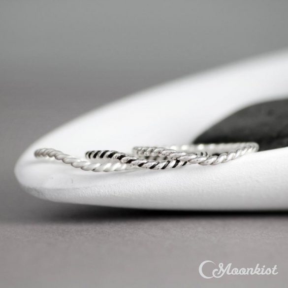 Curved Wedding Band: Where to Get a Curved Ring + Why You Need One