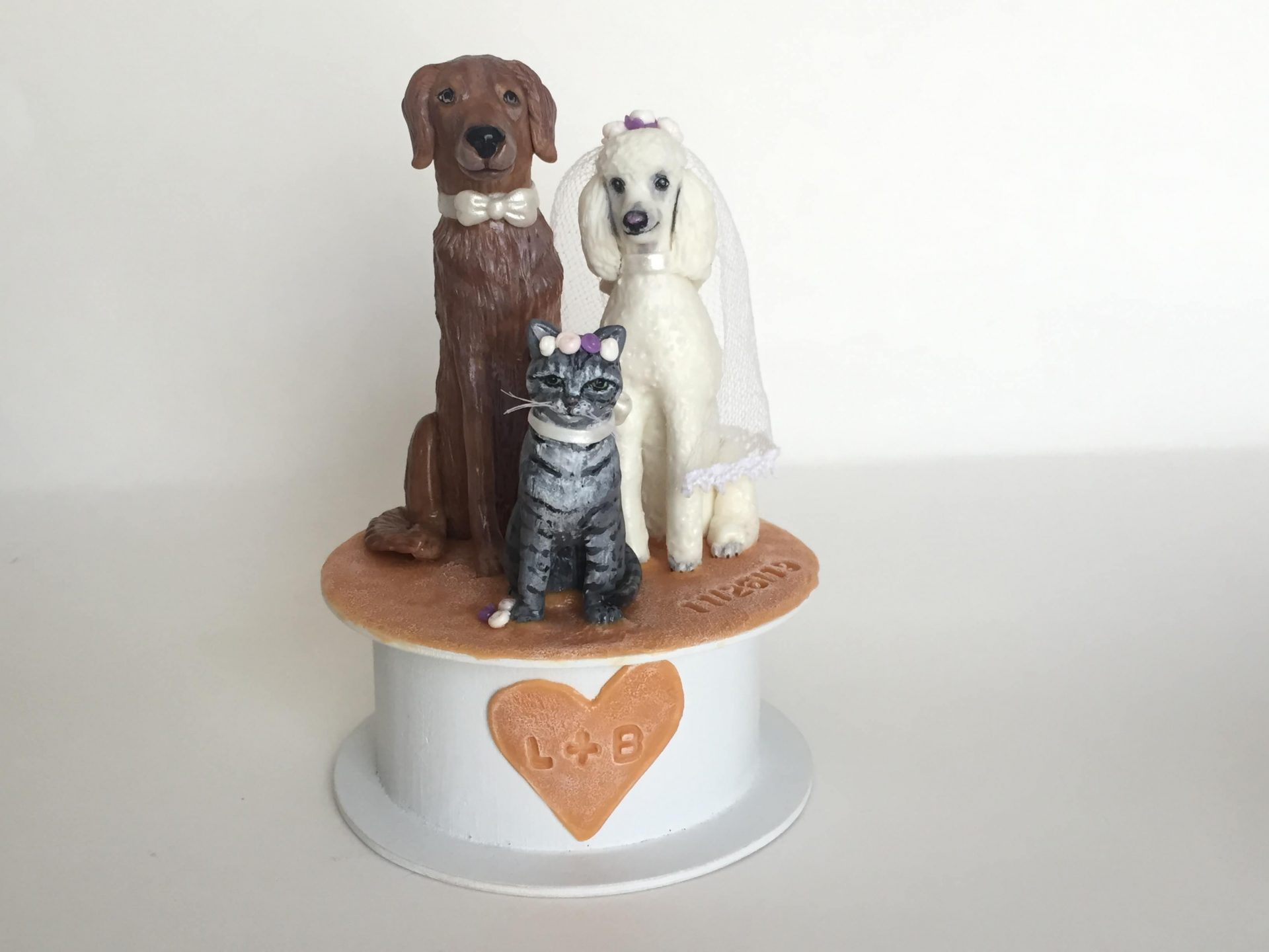 Wedding Cake Topper with Pets | Emmaline Bride Wedding Blog