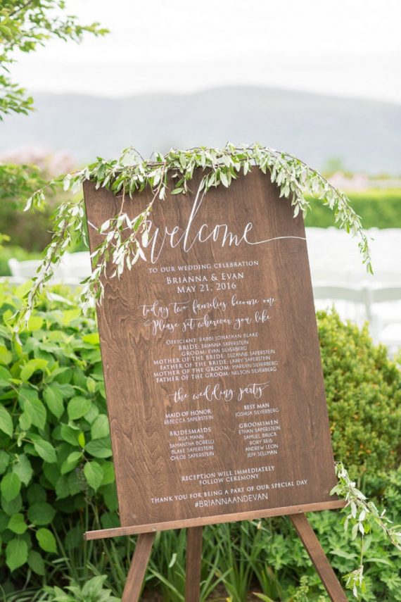 9 Clever Alternatives to Printed Wedding Programs | Emmaline Bride