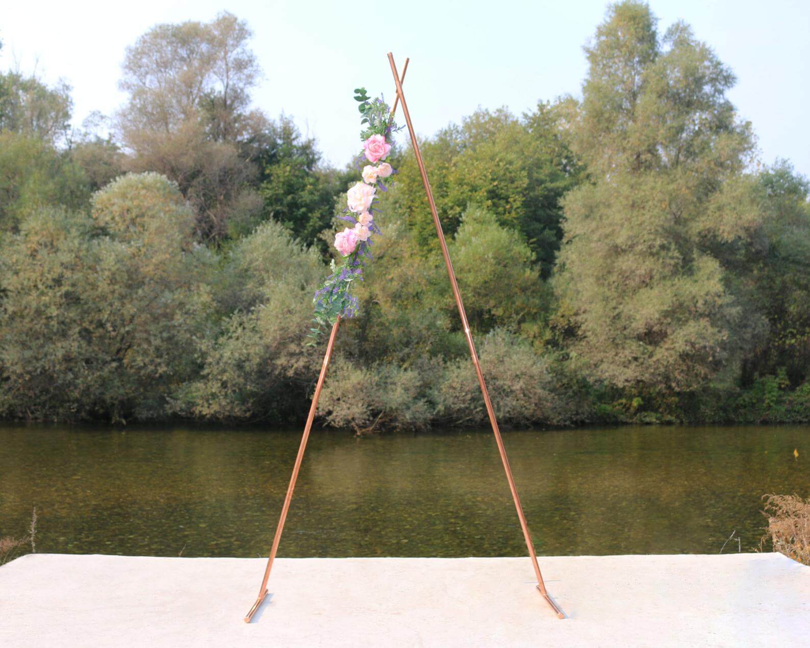 How to Decorate a Copper Wedding Arch | Emmaline Bride