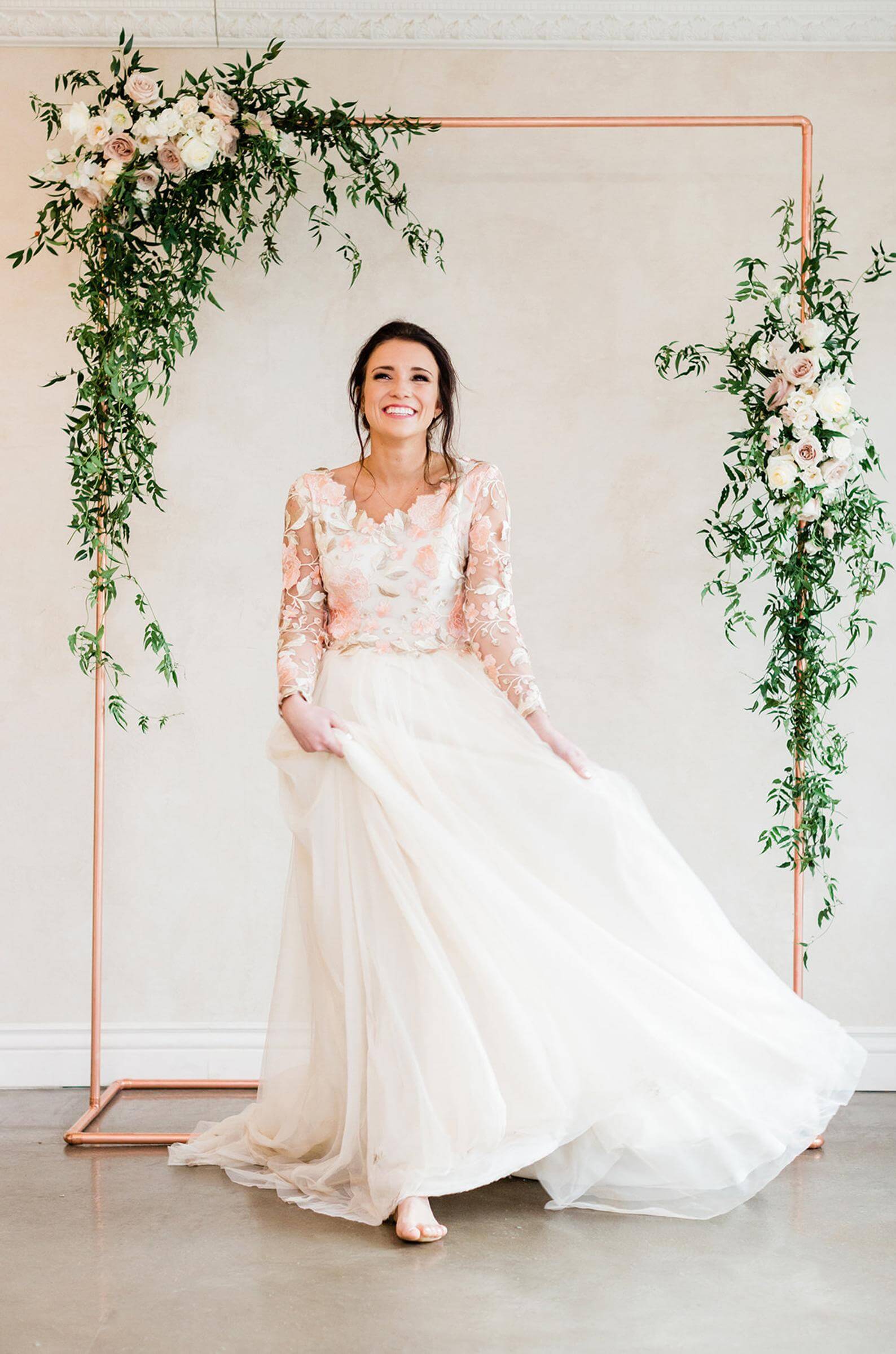 How to Decorate a Copper Wedding Arch | Emmaline Bride