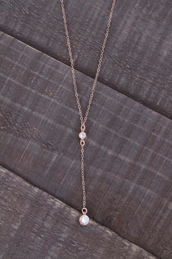 What Jewelry to Wear with V-Neck Wedding Dress? - Ask Emmaline