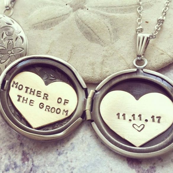 Lockets for Moms: The 14 Best Lockets for Mother of the Bride / Groom