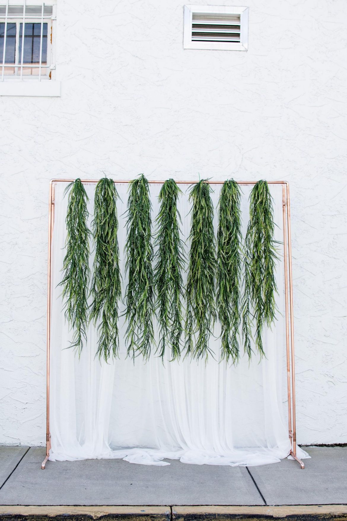 How to Decorate a Copper Wedding Arch | Emmaline Bride