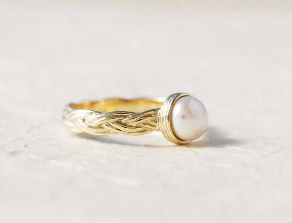 30 Unconventional Wedding Rings (PHOTOS) on Etsy | Emmaline Bride