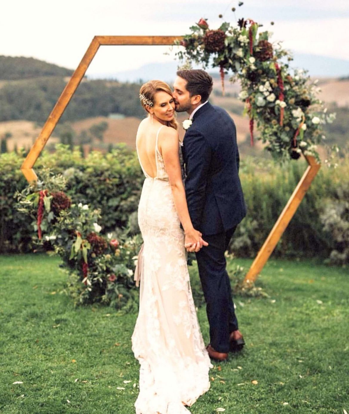 Where to Buy a Wedding Arch (PHOTOS) | Emmaline Bride