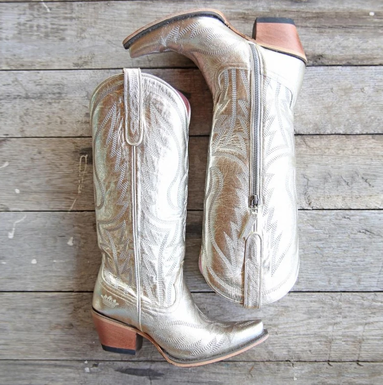20 Rustic Wedding Boots for the Country-Loving Bride | Emmaline Bride