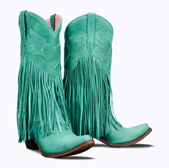 20 Rustic Wedding Boots for the Country-Loving Bride | Emmaline Bride