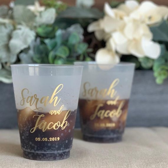 Where to Buy Plastic Wedding Cups in Bulk | Emmaline Bride