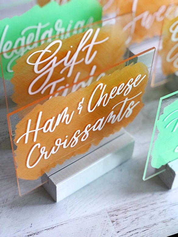 Hand-Lettered Painted Acrylic Wedding Signs? | Emmaline Bride