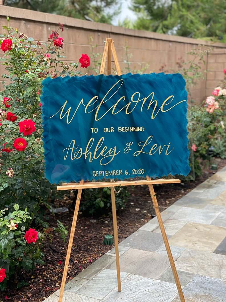 Hand-Lettered Painted Acrylic Wedding Signs? | Emmaline Bride