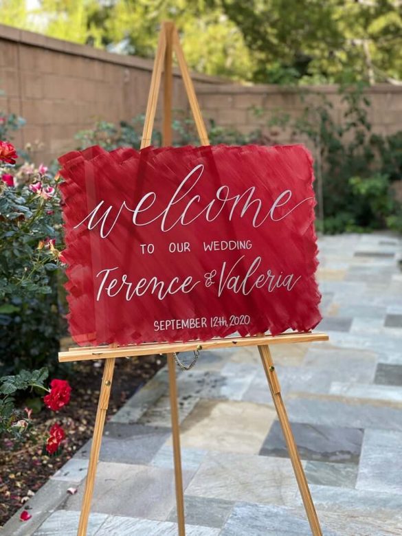 Hand-Lettered Painted Acrylic Wedding Signs? | Emmaline Bride