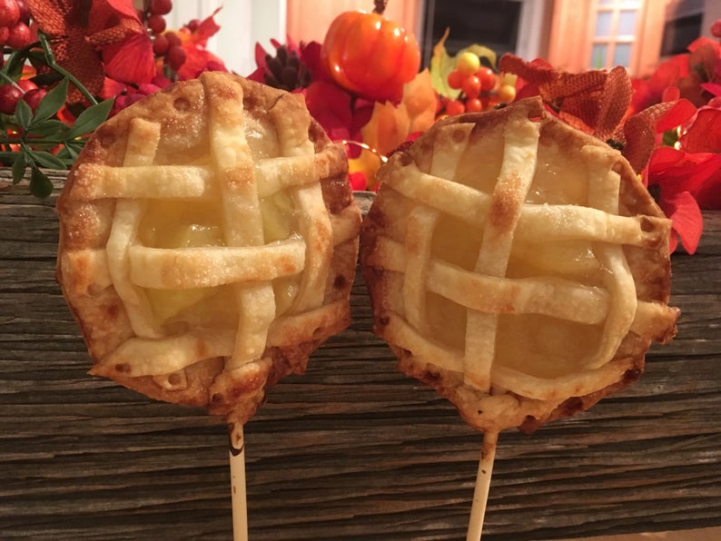 Apple-y Ever After: 34 Apple Themed Wedding Ideas (PHOTOS)