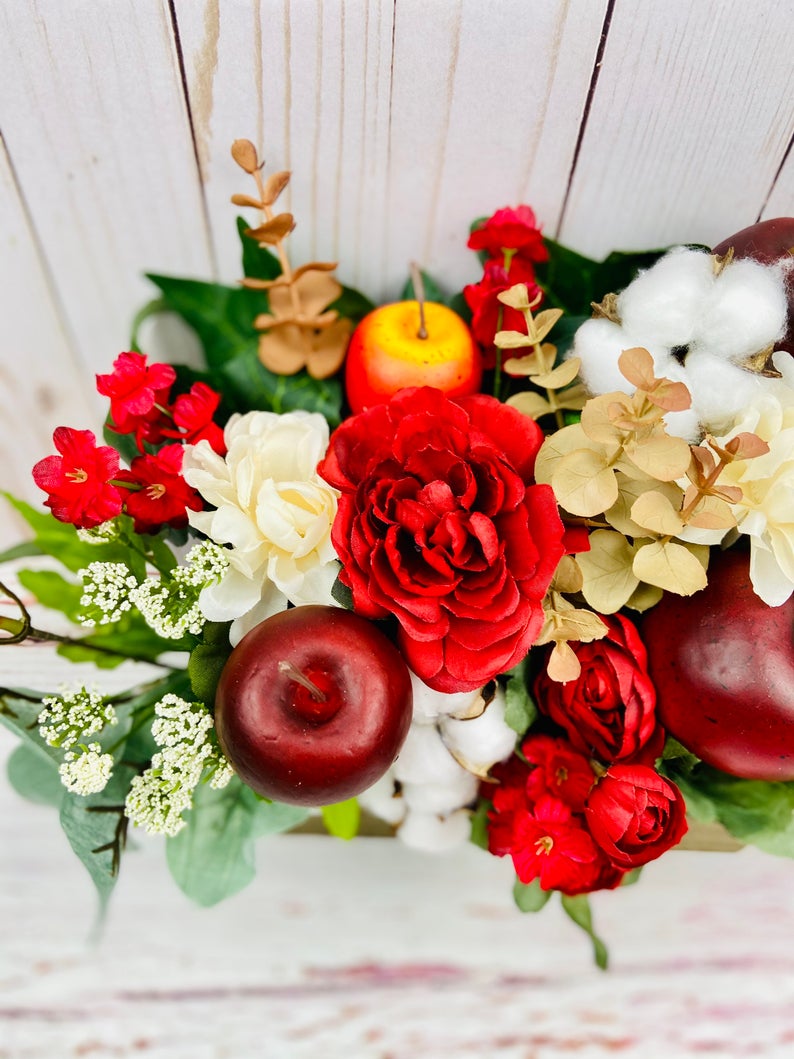 Apple-y Ever After: 34 Apple Themed Wedding Ideas (PHOTOS)