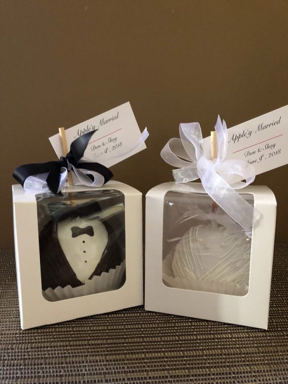 Apple-y Ever After: 34 Apple Themed Wedding Ideas (PHOTOS)