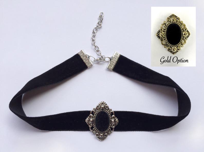 9 Velvet Choker Necklaces That Will Make You Look Stylish Right Now