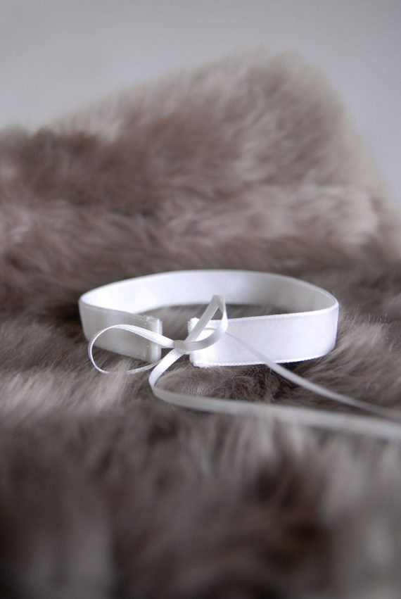 9 Velvet Choker Necklaces That Will Make You Look Stylish Right Now