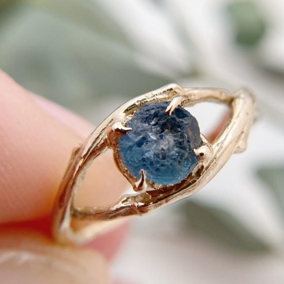 28 Most Unique Earthy Engagement Rings | Emmaline Bride Wedding Blog