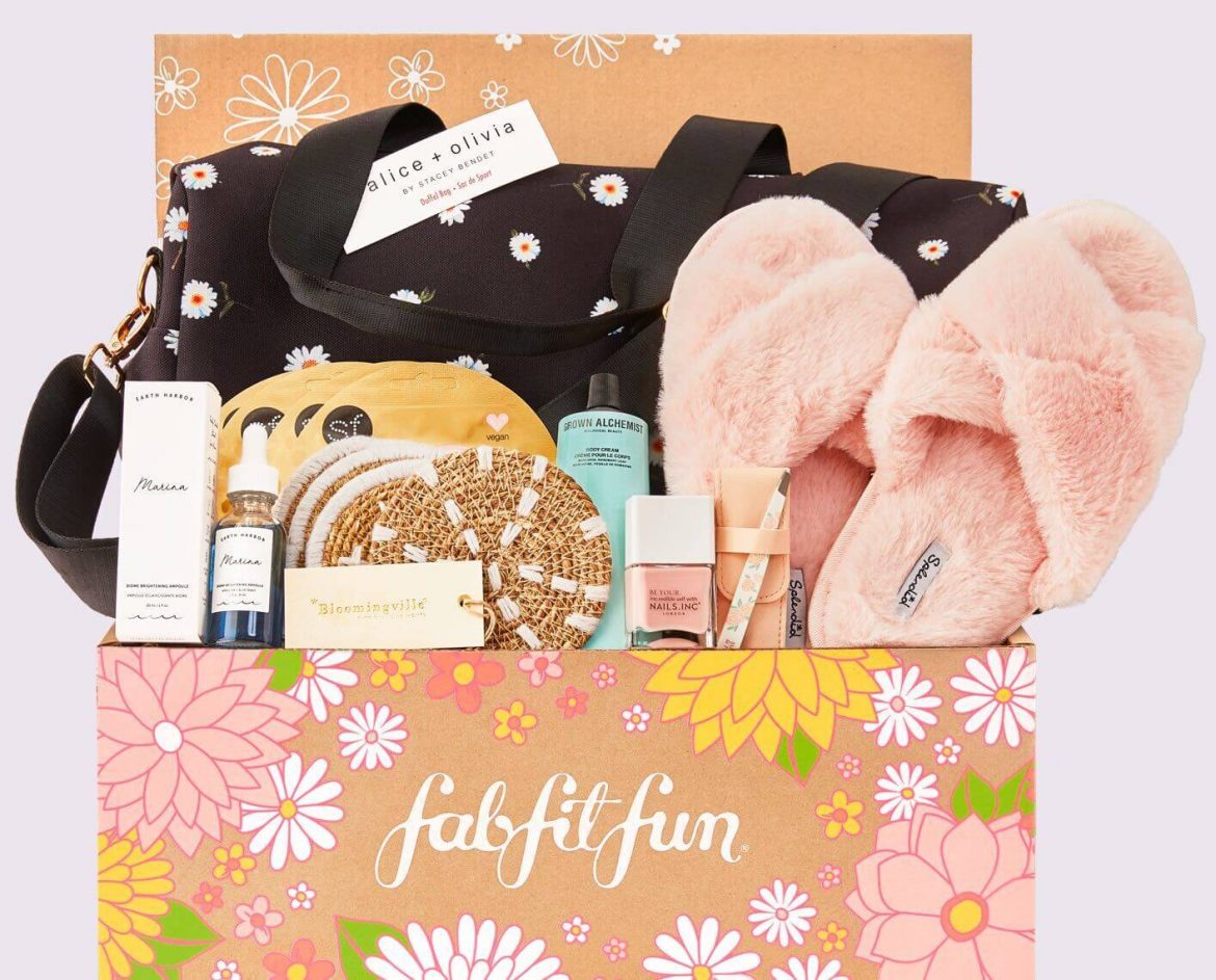 10 Best Subscription Boxes for Women in 2021 | Emmaline Bride