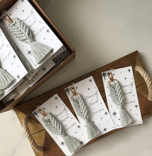 These Macrame Wedding Favors Are Amazing | Emmaline Bride