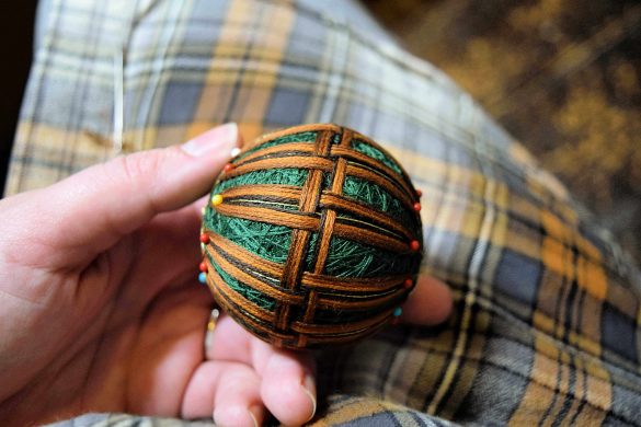 Why Temari Balls Make Incredible Christmas Ornaments | Emmaline Bride