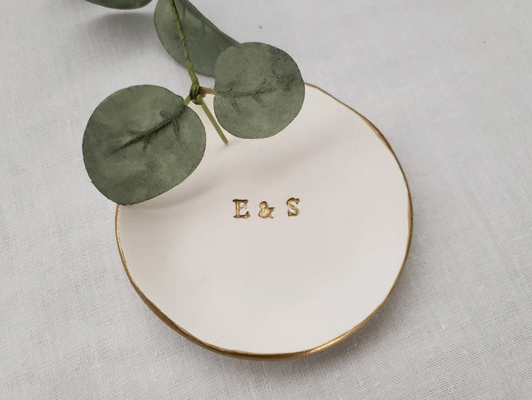 25 Most Beautiful Engagement Ring Dishes To Keep It Safe