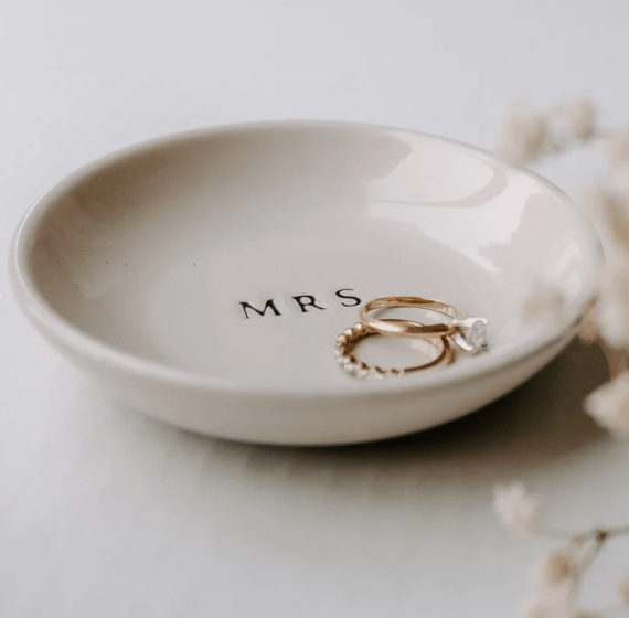 25 Most Beautiful Engagement Ring Dishes To Keep It Safe
