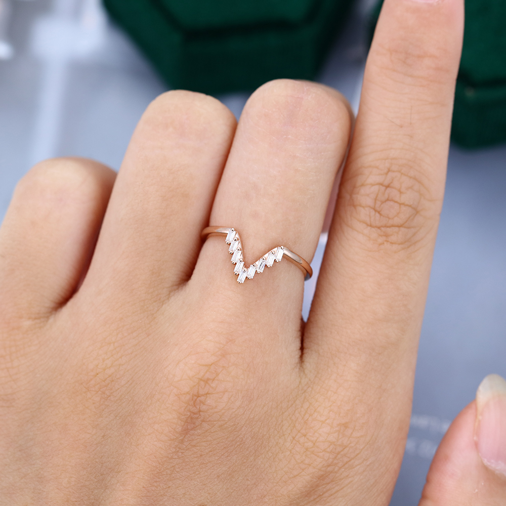 Curved Wedding Bands: The Secret to a Stunning Wedding Set