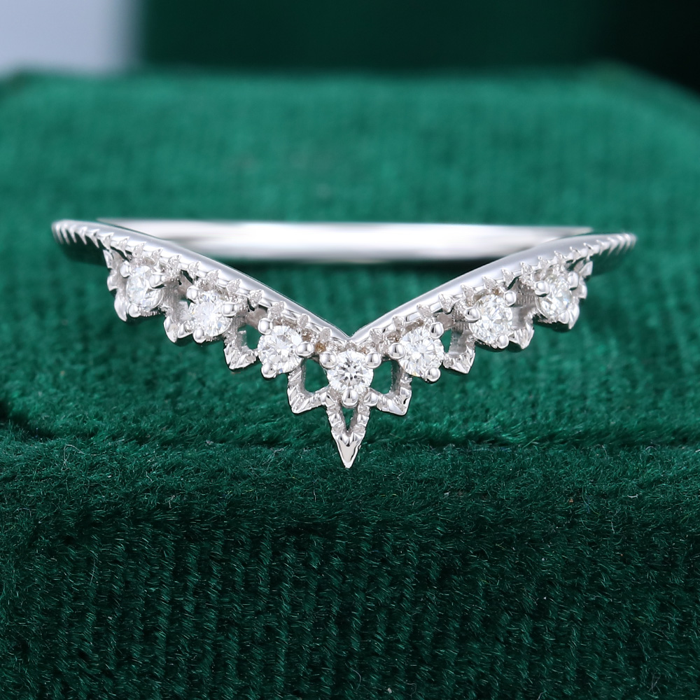Curved Wedding Bands: The Secret to a Stunning Wedding Set