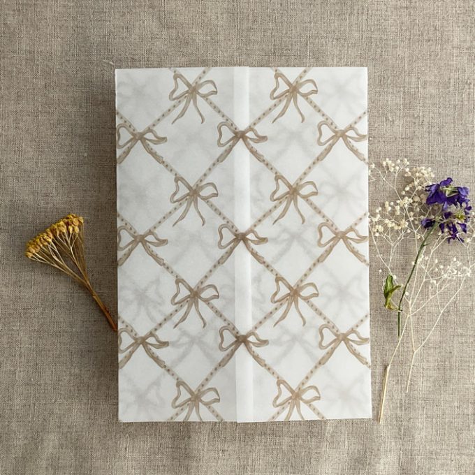 7 Bow Wedding Invitations That Make a Fantastic First Impression