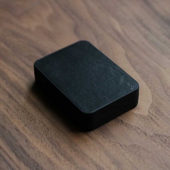 How to Keep the Engagement Ring Box Secret