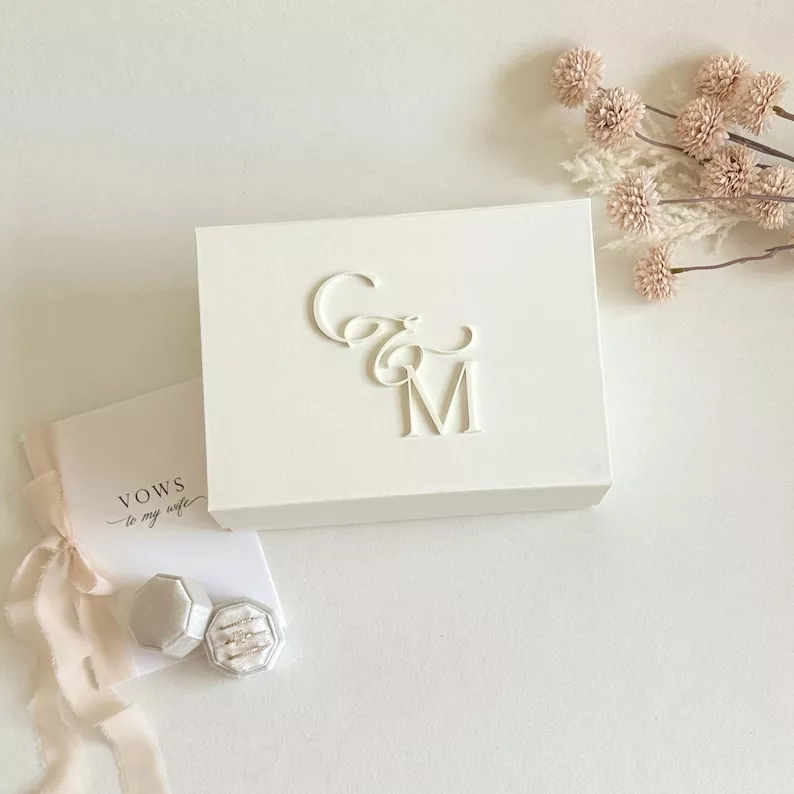 15 Best Wedding Keepsake Boxes and Memory Trunks for Newlyweds