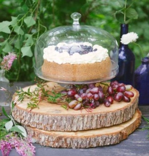 How to Protect Wedding Cake Outdoors