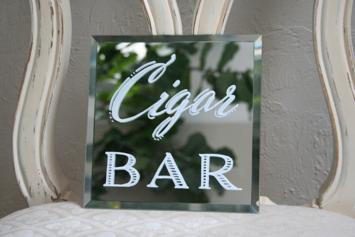 Wedding Mirror Signs: 5 Creative Ways to Use Them