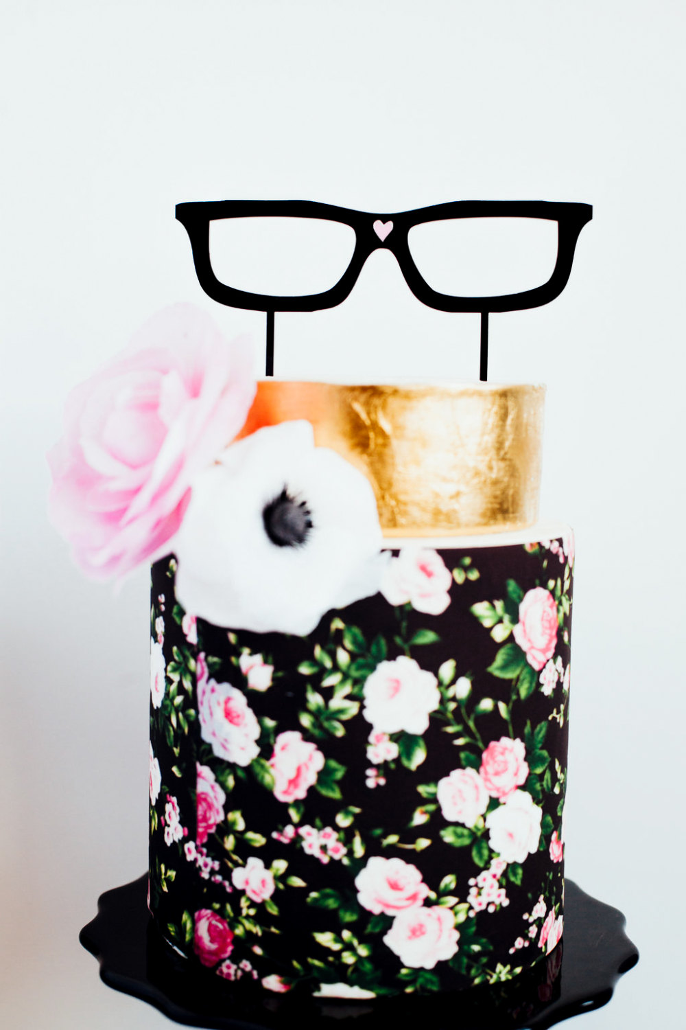 Cake Topper Styles for Unique Couples | Emmaline Bride