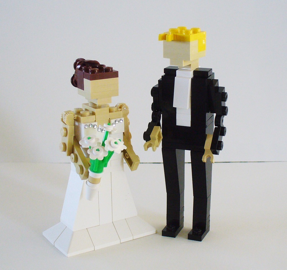 Lego Wedding Cake Toppers | Emmaline Bride Wedding Blog